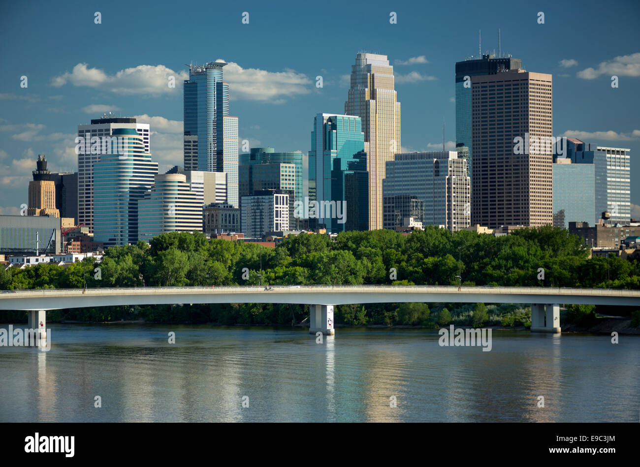 DOWNTOWN SKYLINE MISSISSIPPI RIVER MINNEAPOLIS MINNESOTA USA Stock ...