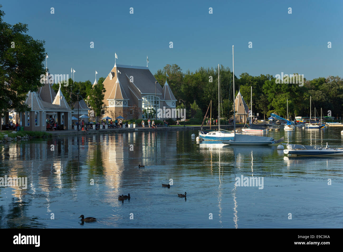 LAKE HARRIET CHAIN OF LAKES BYWAY MINNEAPOLIS MINNESOTA USA Stock Photo ...