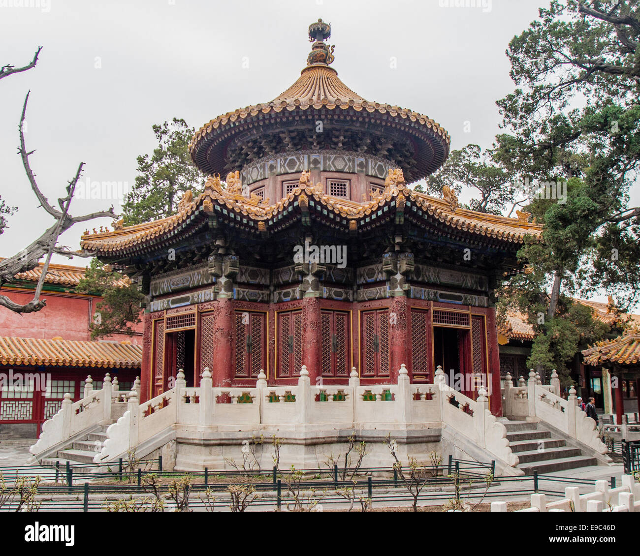 Beijing, China. 26th Oct, 2006. The Ten Thousand Springs Pavilion (Wan ...