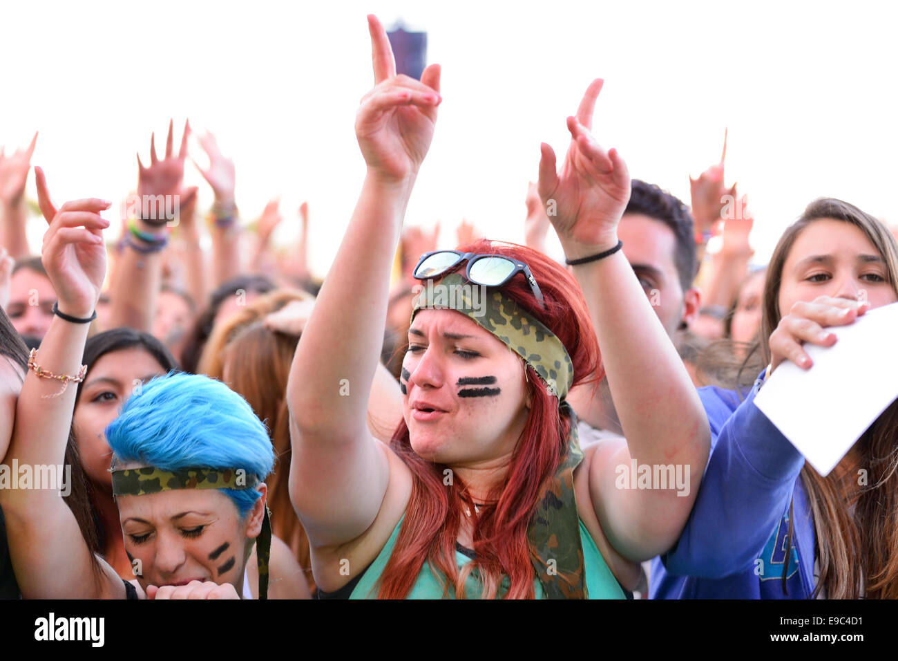 BARCELONA - MAY 23: Girls from the audience at the Primavera Pop ...