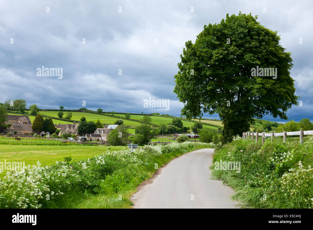 Curving country lane hi-res stock photography and images - Alamy