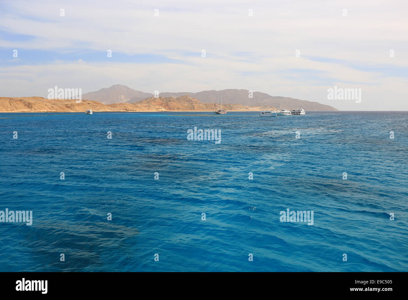 Red sea landscape hi-res stock photography and images - Alamy
