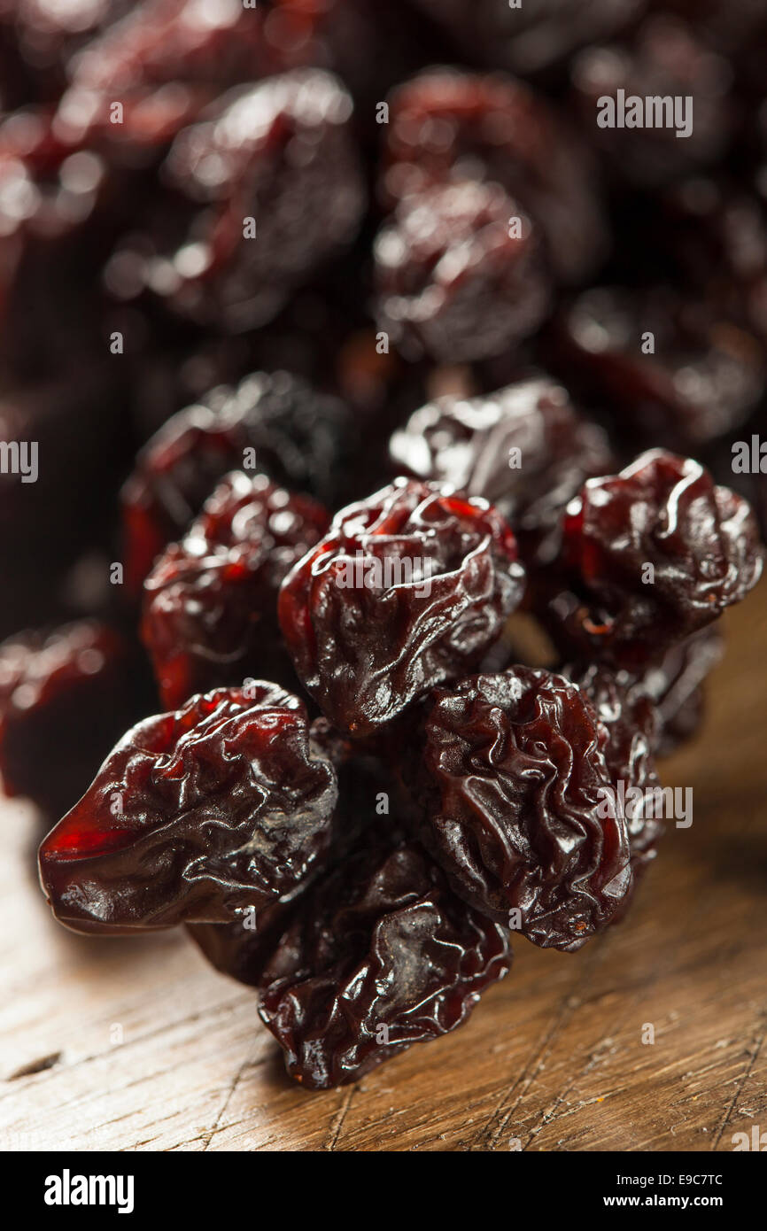 Organic Dry Raw Raisins on the Vine Stock Photo - Alamy