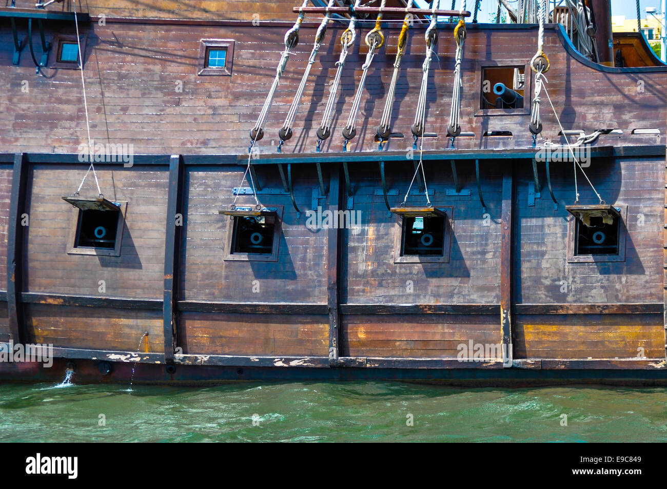 Spanish galleon hi-res stock photography and images - Alamy