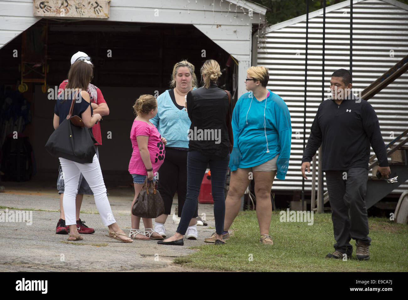 Mcintyre, GA, USA. 23rd Sep, 2014. Honey Boo Boo with mother June and ...