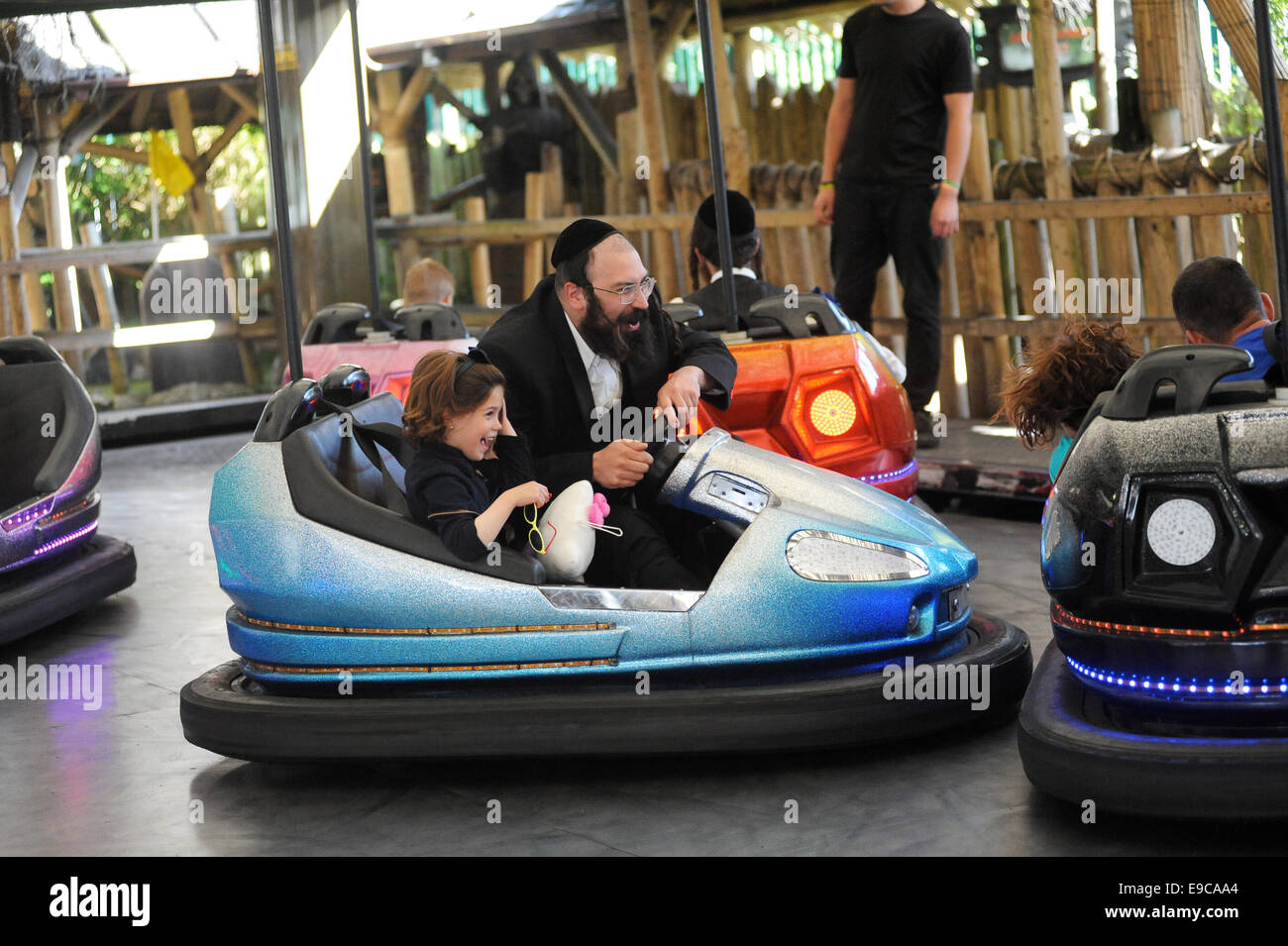 Orthodox jews and car hi-res stock photography and images - Alamy