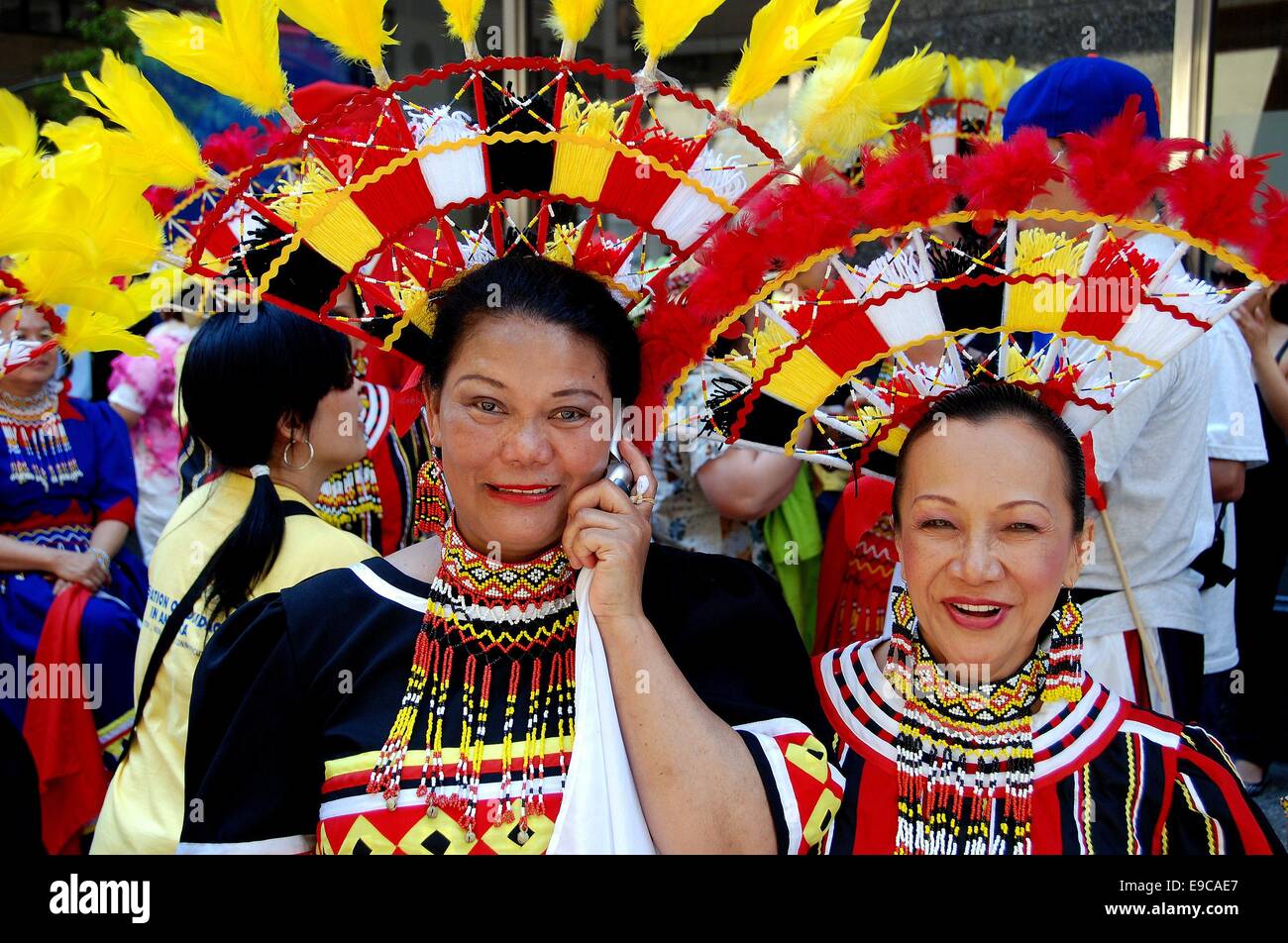 NYC: Filppina women dressed in island clothing with spectacular ...