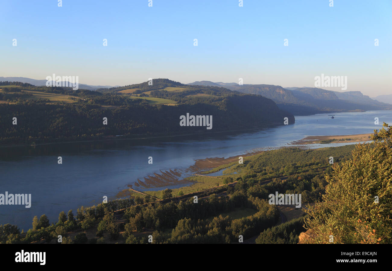 A view of the Columbia River Gorge from Crown Point, a promontory ...