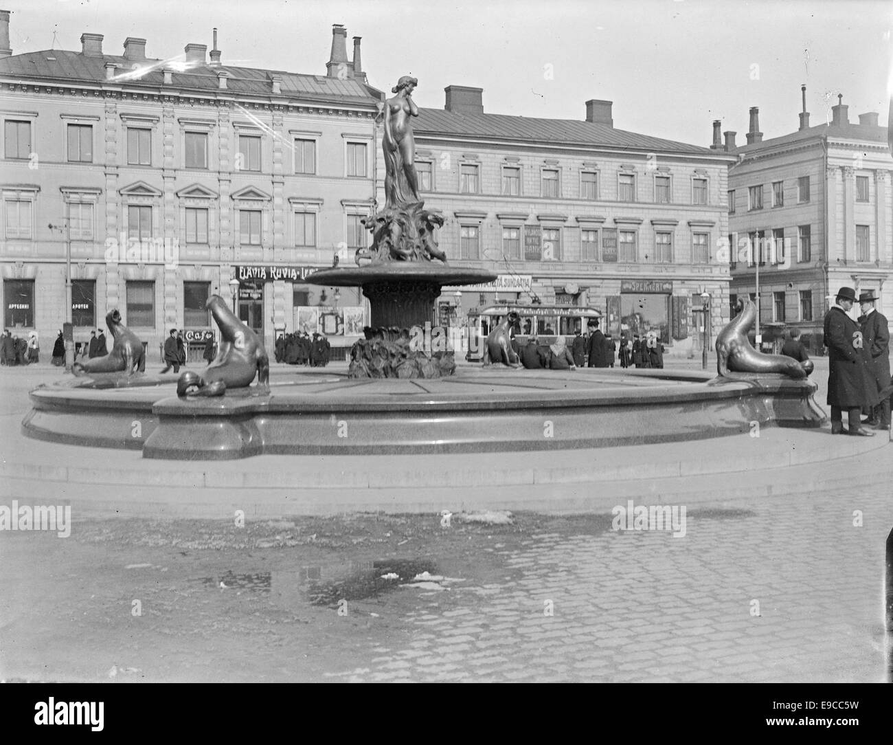 A photograph of the statue 'Havis Amanda' by Ville Wallgren, located at ...