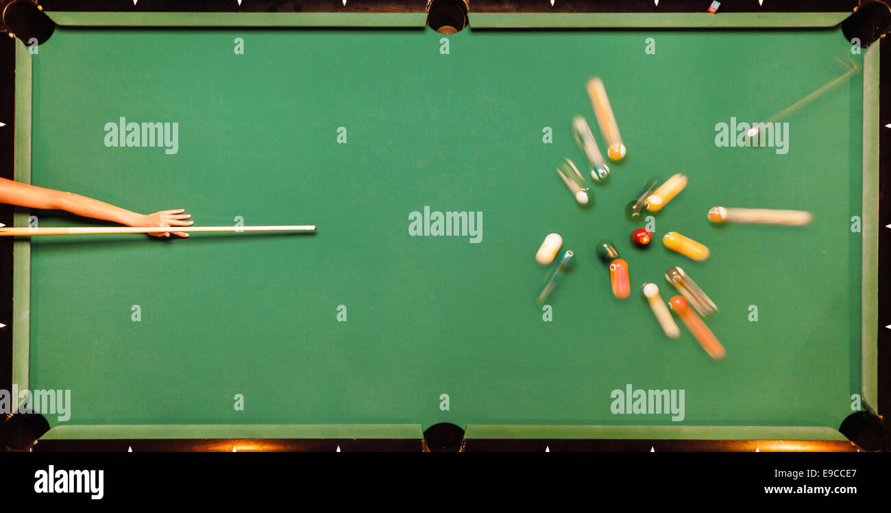 Cue ball breaking billiard balls hi-res stock photography and images ...