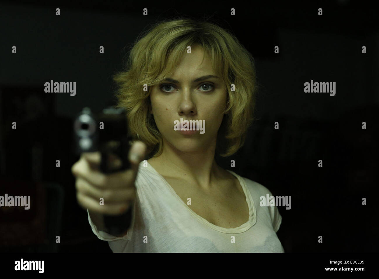 Lucy scarlett johansson hi-res stock photography and images - Alamy