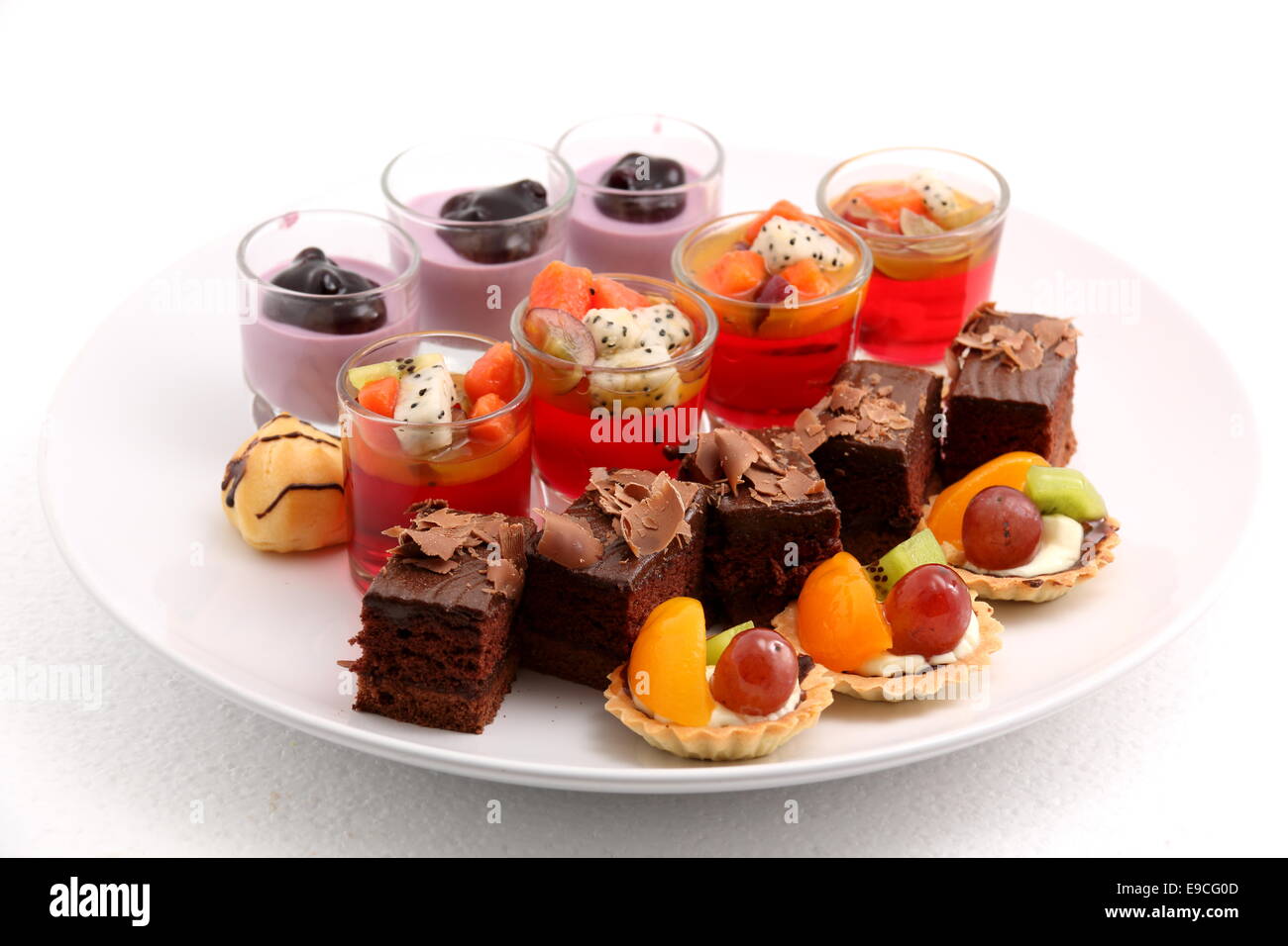 Mini cake hi-res stock photography and images - Alamy