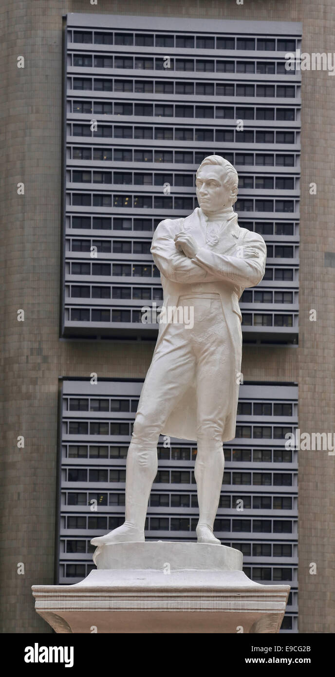 Raffles statue sir stamford raffles hi-res stock photography and images - Alamy