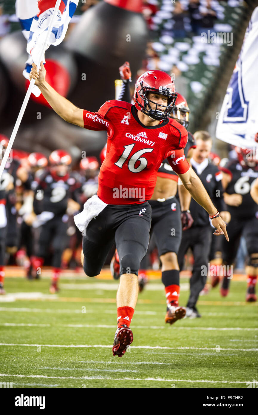 Cincinnati Bearcats Kicker Andrew Gantz (16) the game between ...