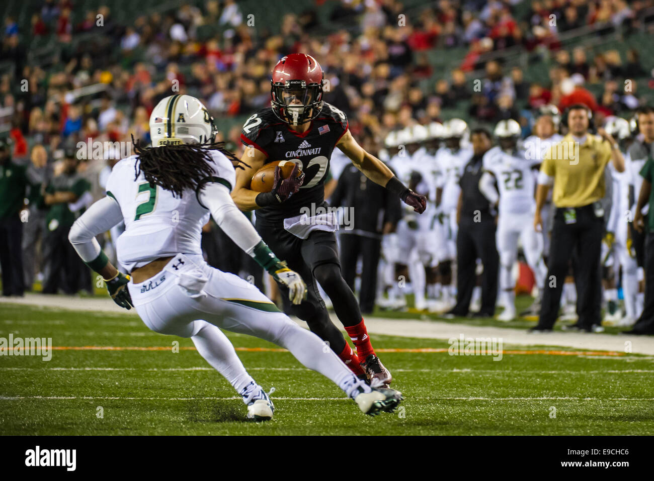 Cincinnati Bearcats wide receiver Max Morrison (82) running the ball ...