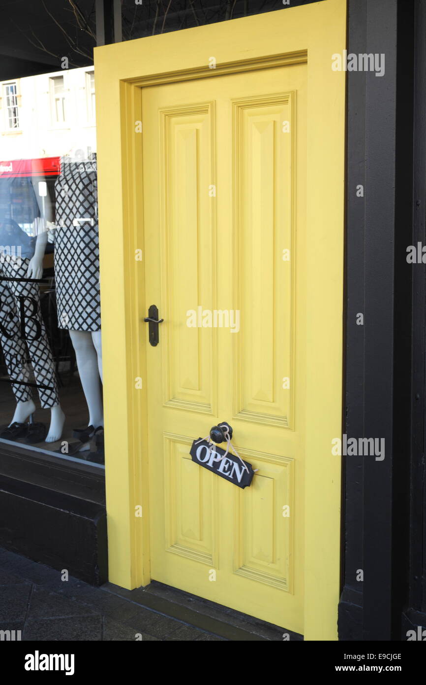 Front door with sign hi-res stock photography and images - Alamy