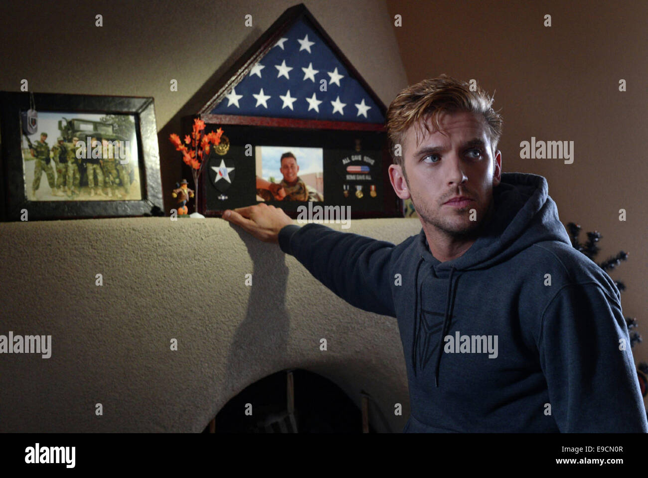 THE GUEST (2014) DAN STEVENS ADAM WINGARD (DIR) MOVIESTORE COLLECTION ...