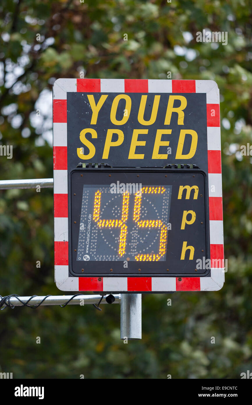 Speed Kills Road Sign High Resolution Stock Photography and Images - Alamy