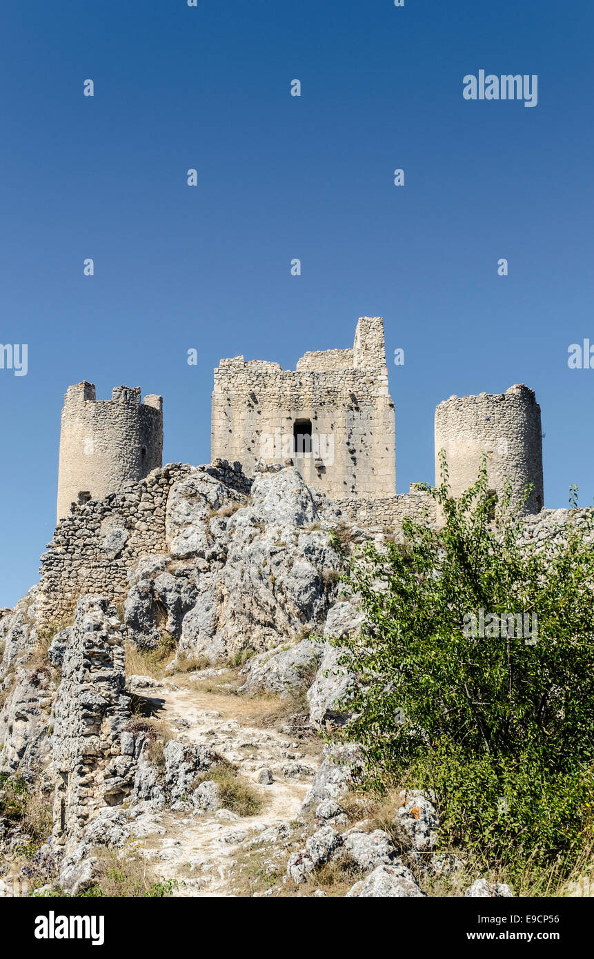The fantastic "Rocca Calascio" castle one of the highest castles in ...