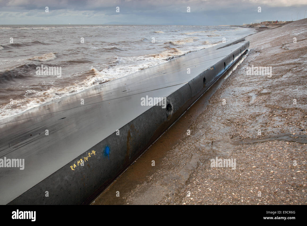 Tidal defence schemes hi-res stock photography and images - Alamy