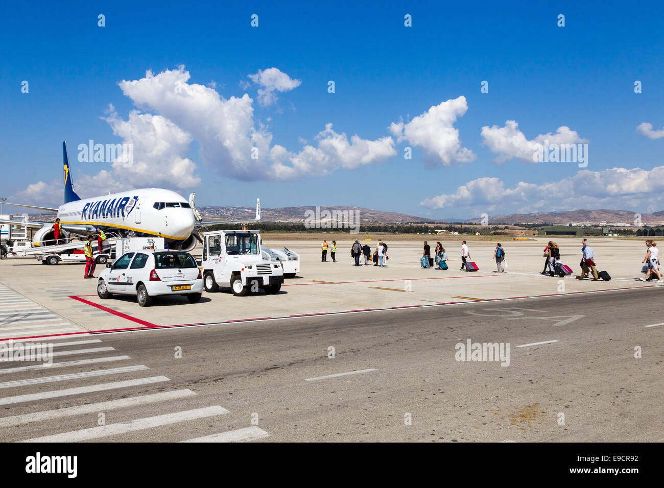 Ryanair Boeing 737-800 on the tarmac at Paphos airport Cyprus Stock ...