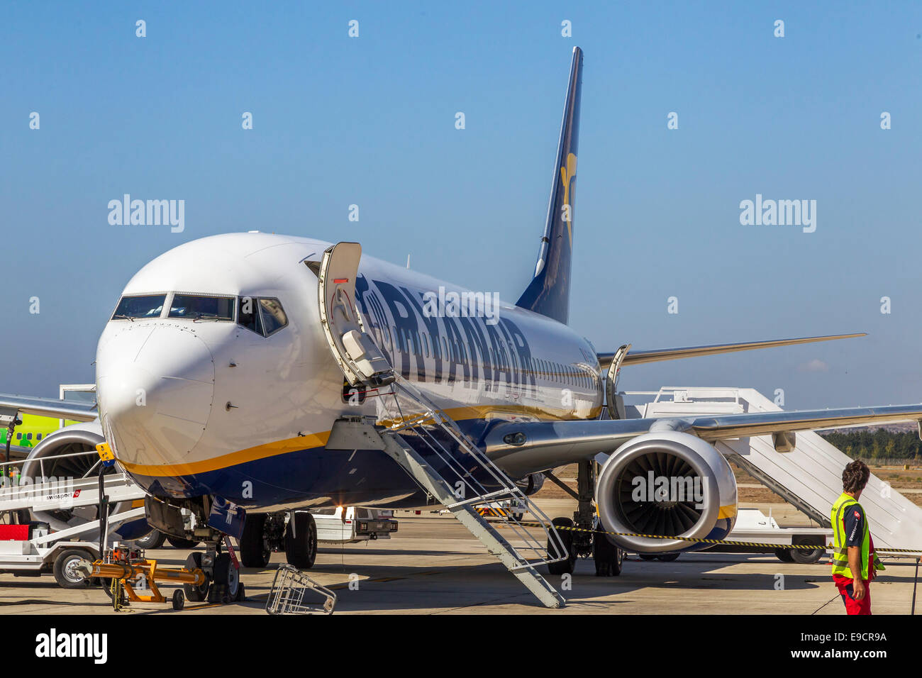 Ryanair Boeing 737-800 on the tarmac at Paphos airport Cyprus Stock ...