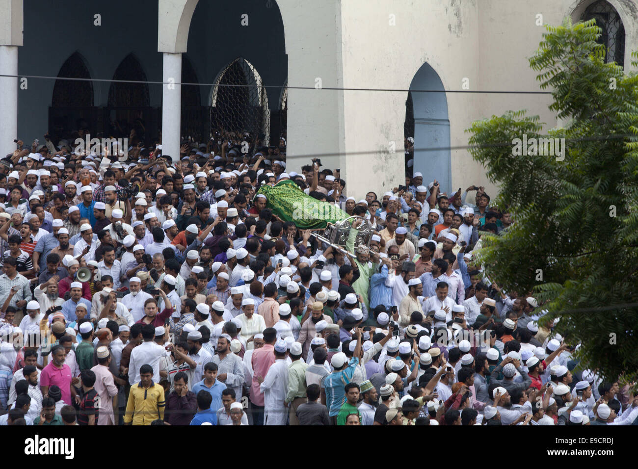 Dhaka, Bangladesh. 25th Oct, 2014. After finished the prayer Coffin of ...