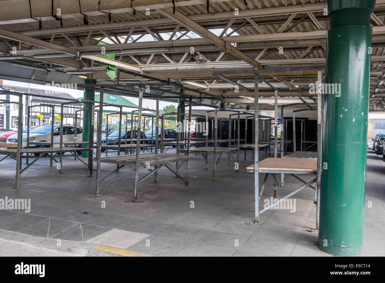 Empty Market stalls in a disused market Stock Photo - Alamy
