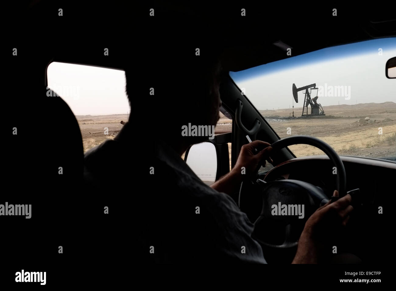 Oil Pump Jack Middle East High Resolution Stock Photography and Images ...