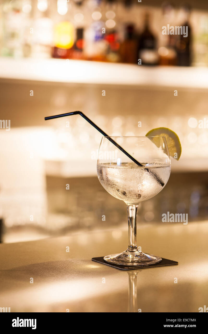Gin cocktails on bar hi-res stock photography and images - Alamy
