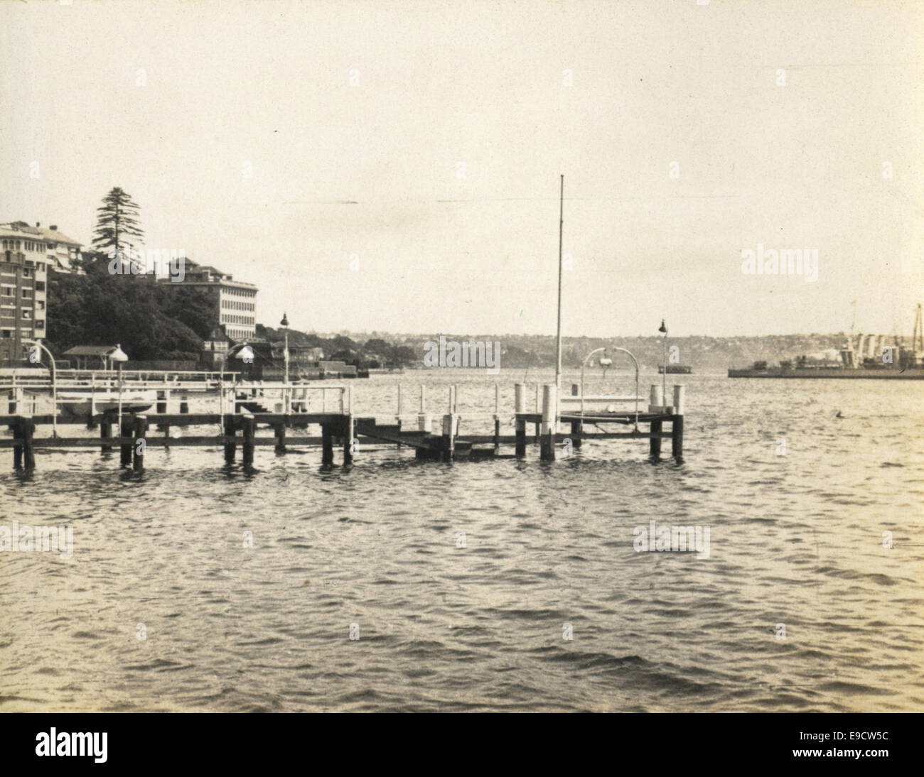 This photograph captures Elizabeth Bay 3, a residential property ...
