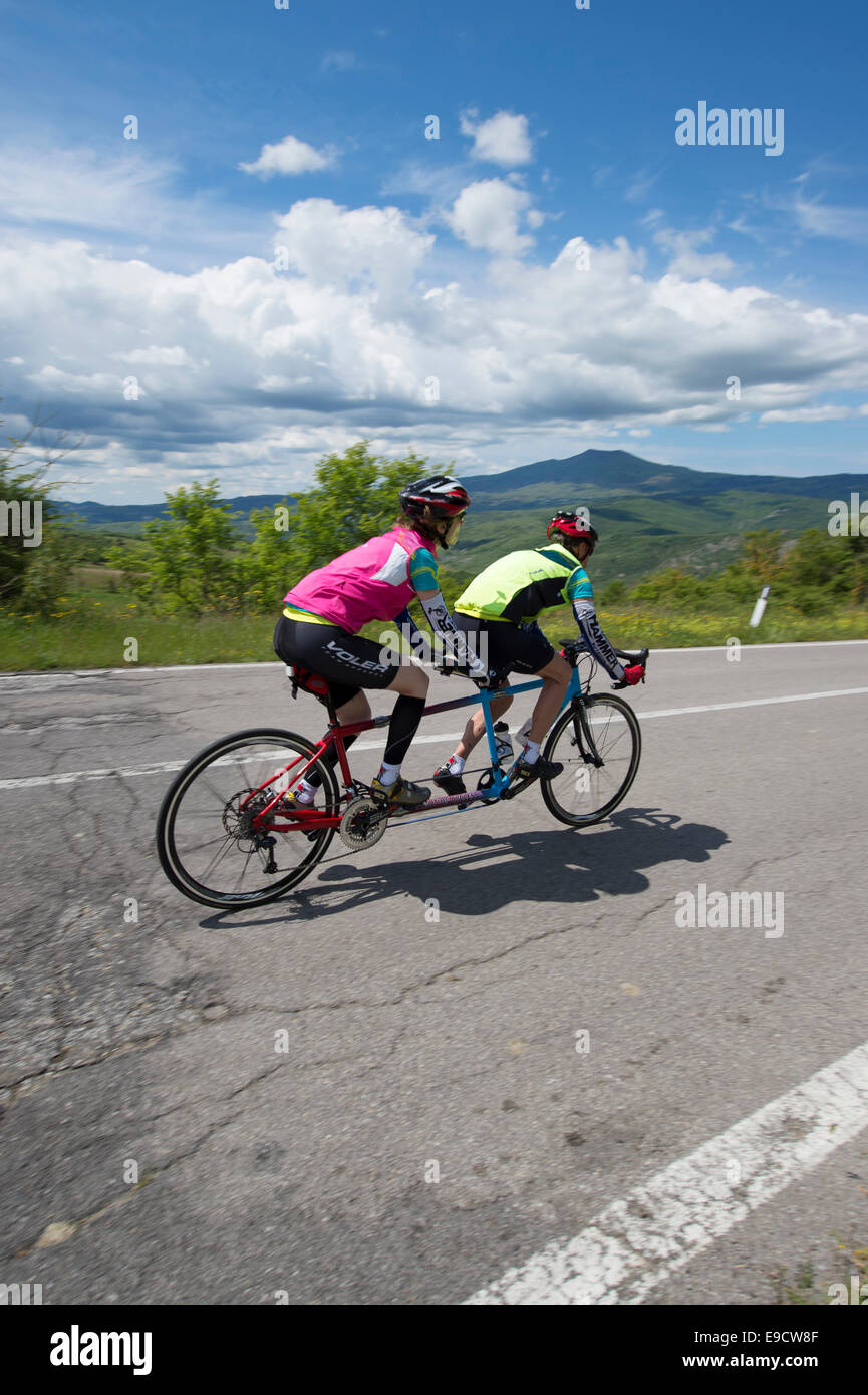 Tandem bike race hi-res stock photography and images - Alamy
