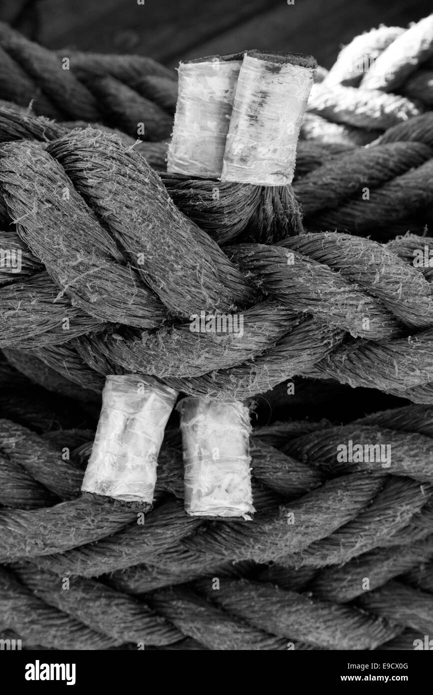 Ship's rope knot hi-res stock photography and images - Alamy