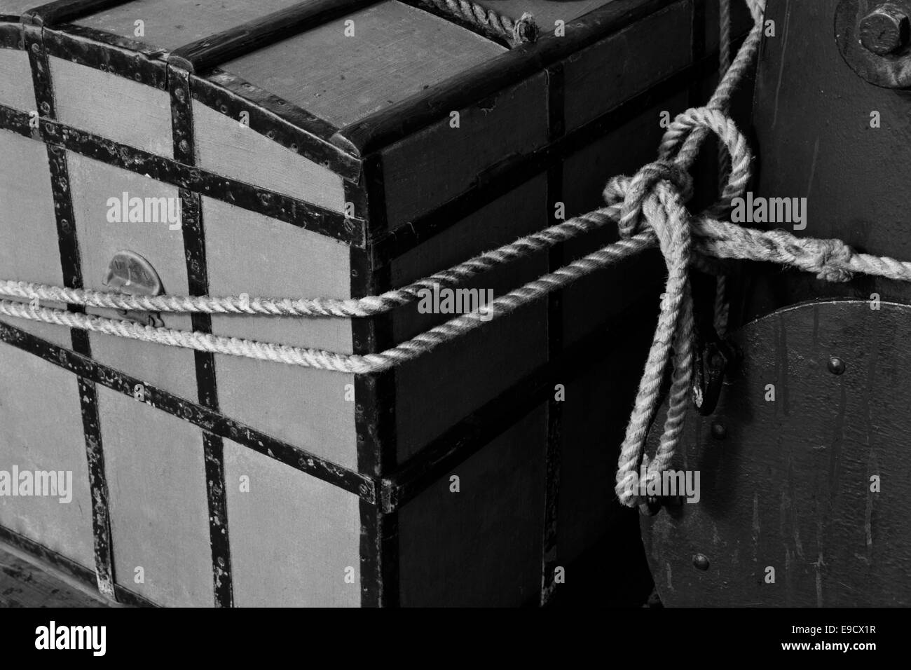 Tied ropes knot on Black and White Stock Photos & Images - Alamy