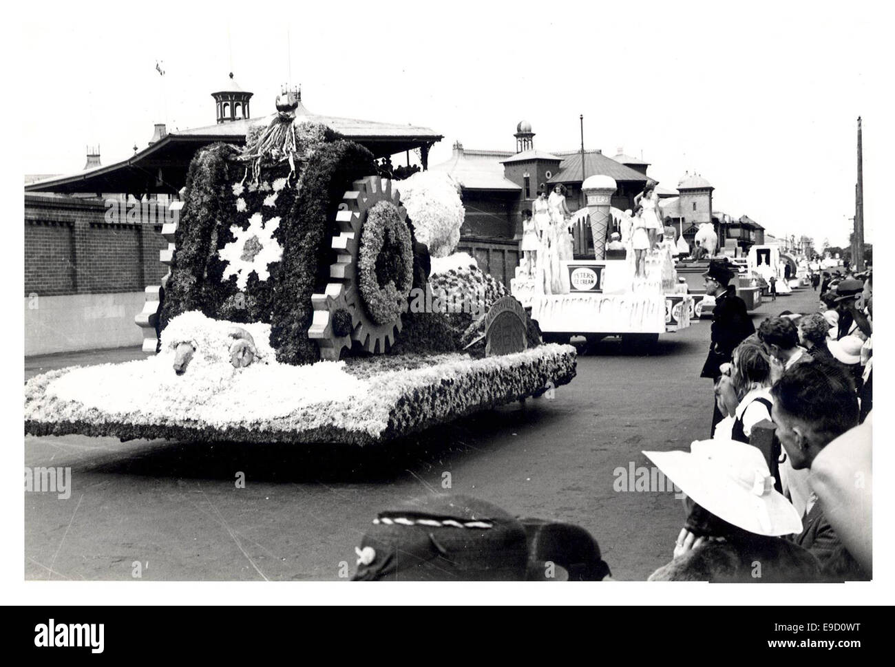 History of australian wool industry hi-res stock photography and images ...