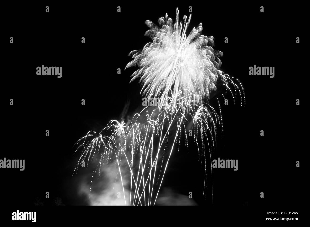 Arty looking fireworks display on Guy Fawkes night, Lindfield common ...