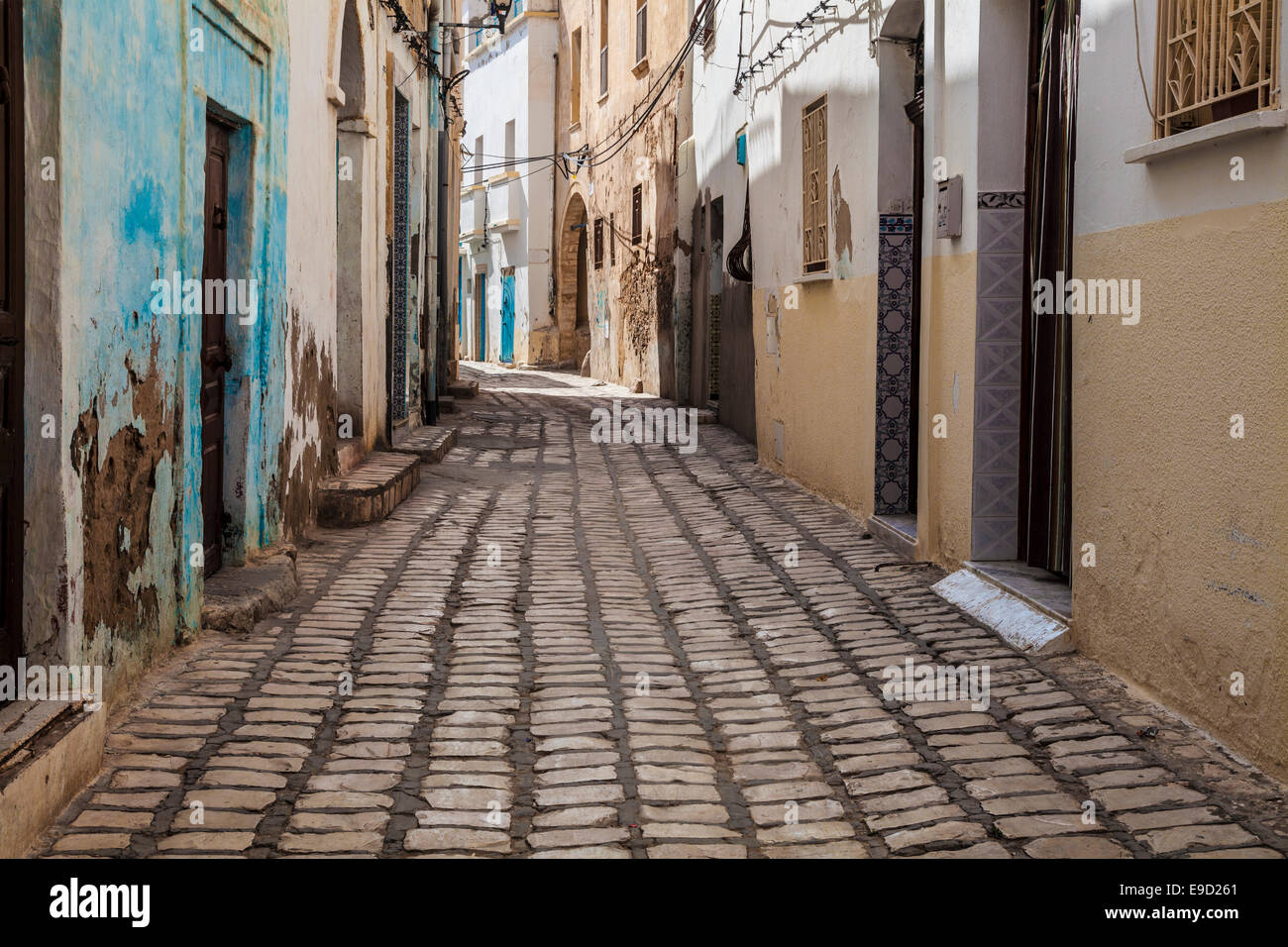 Cobbled passage hi-res stock photography and images - Alamy
