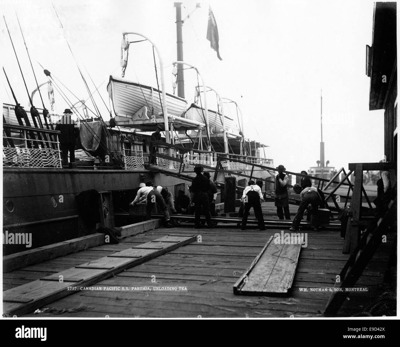 Canadian ship railway Black and White Stock Photos & Images - Alamy