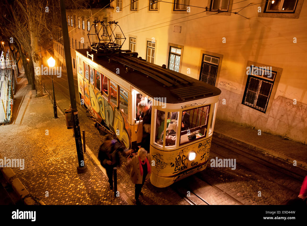 Gloria Funicular (Portuguese: Elevador da Gloria) at night in Lisbon ...