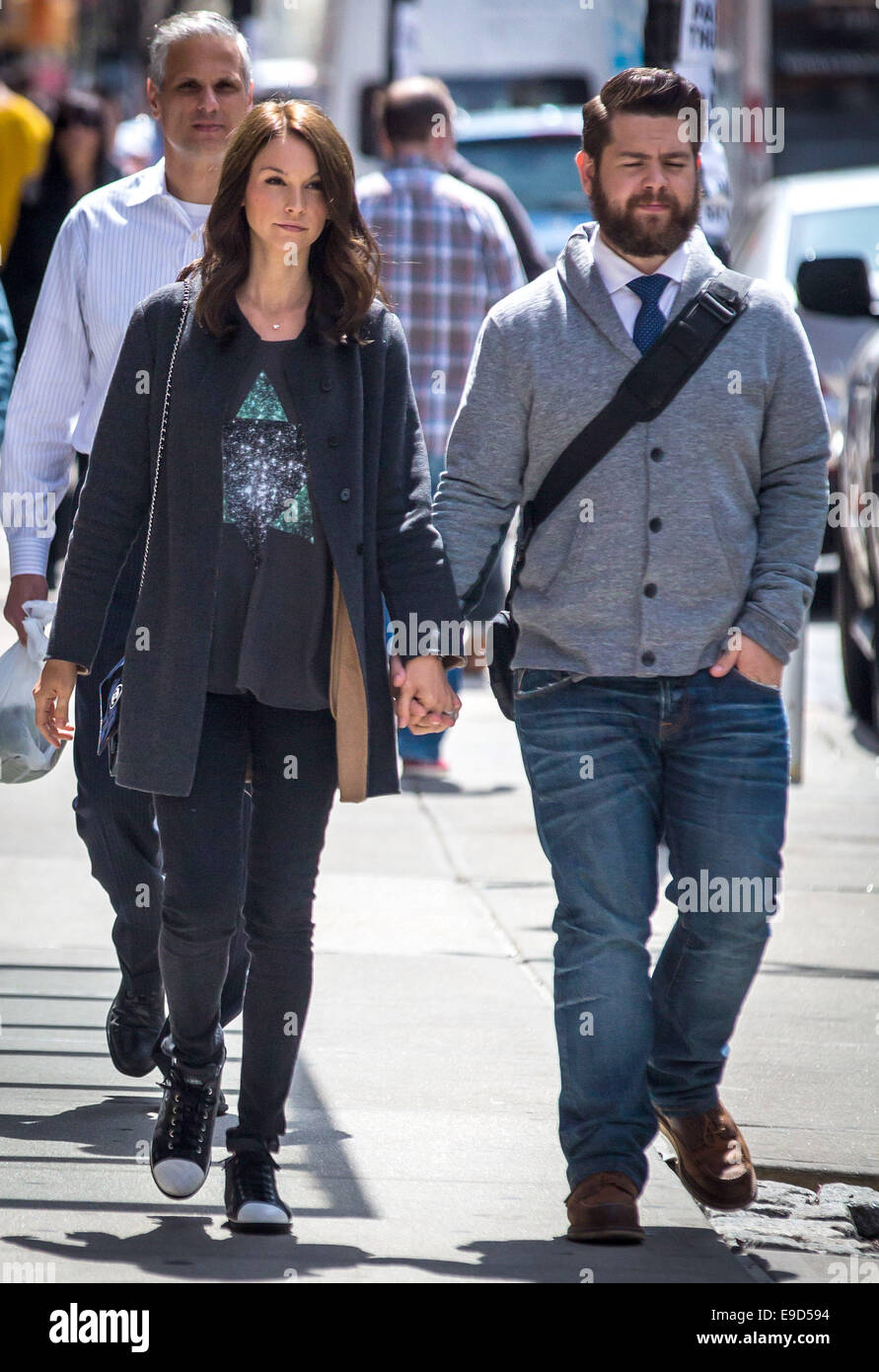 Jack Osbourne and wife Lisa Stelly go for a stroll on a sunny day in ...