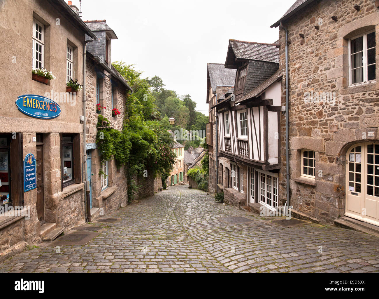Rue du Jerzual – Medieval street in Dinan Brittany, France Stock Photo ...