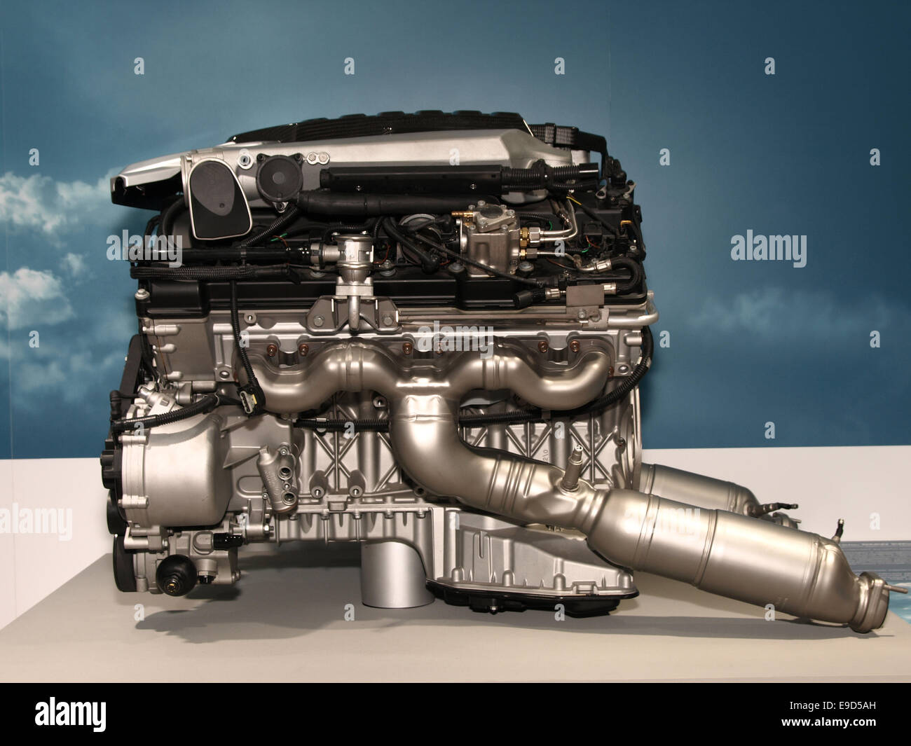 engine of the car standing alone Stock Photo - Alamy