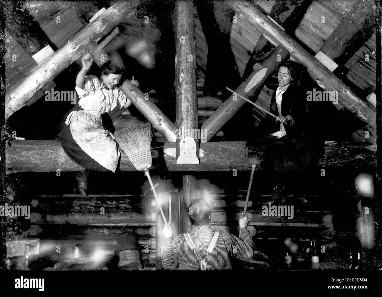 Women in rafters 2271 9554679273 o Stock Photo - Alamy