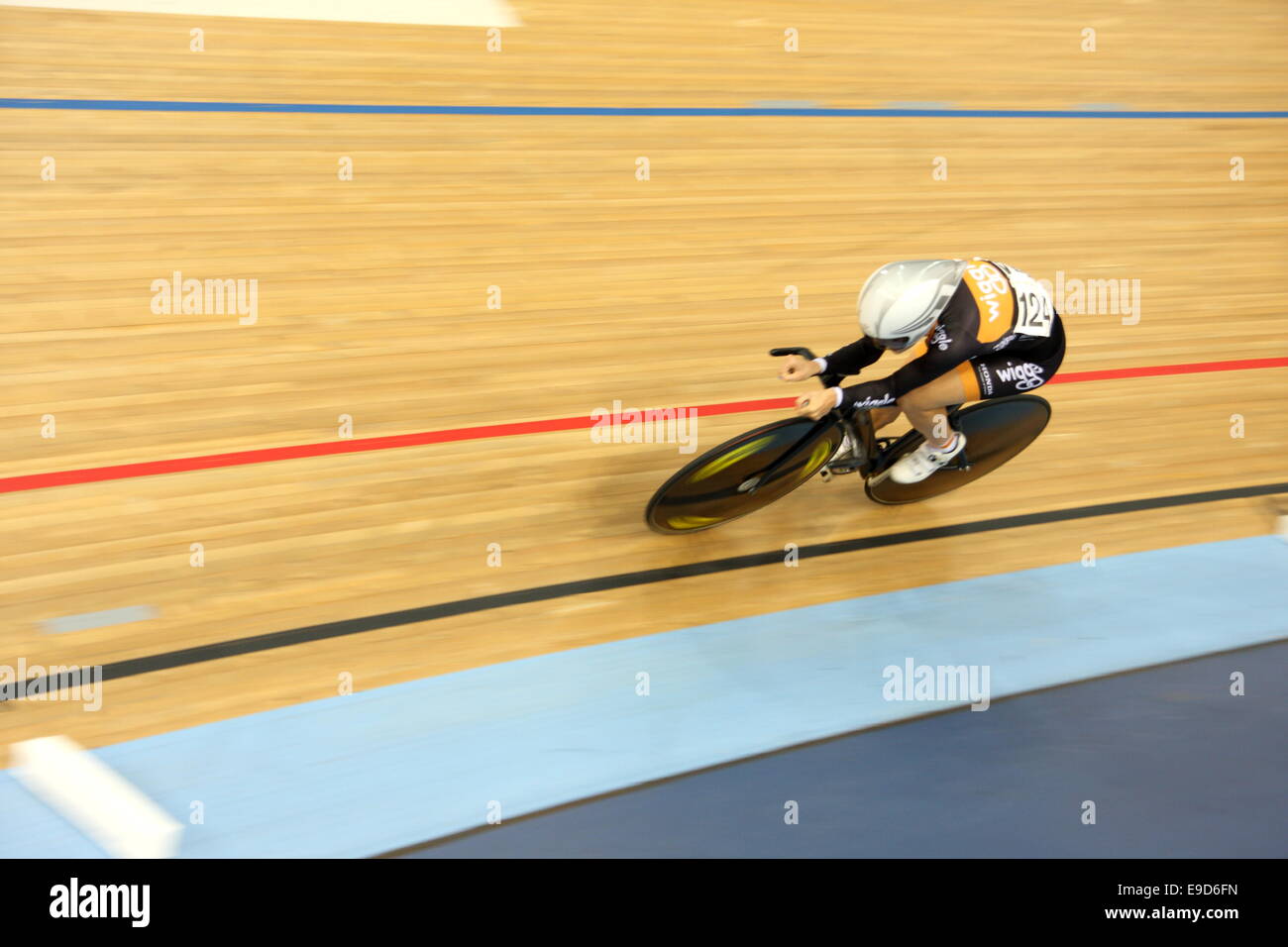 Lee Valley VeloPark, London, UK. 25th October 2014. Revolution Series ...