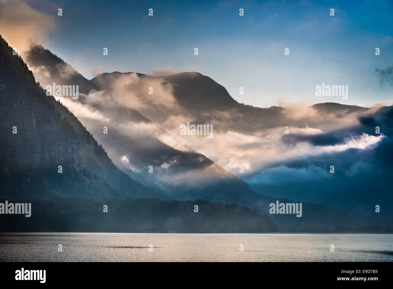 Fogged at night hi-res stock photography and images - Alamy