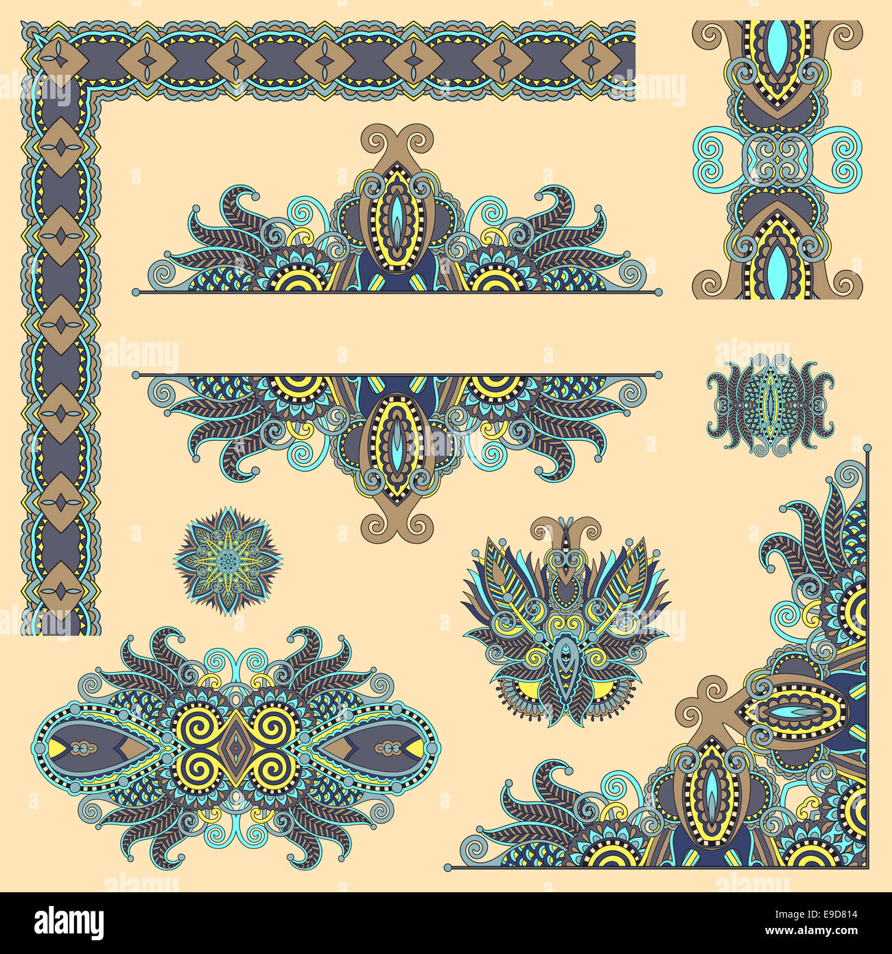 Paisley circle frame border Cut Out Stock Images & Pictures - Alamy