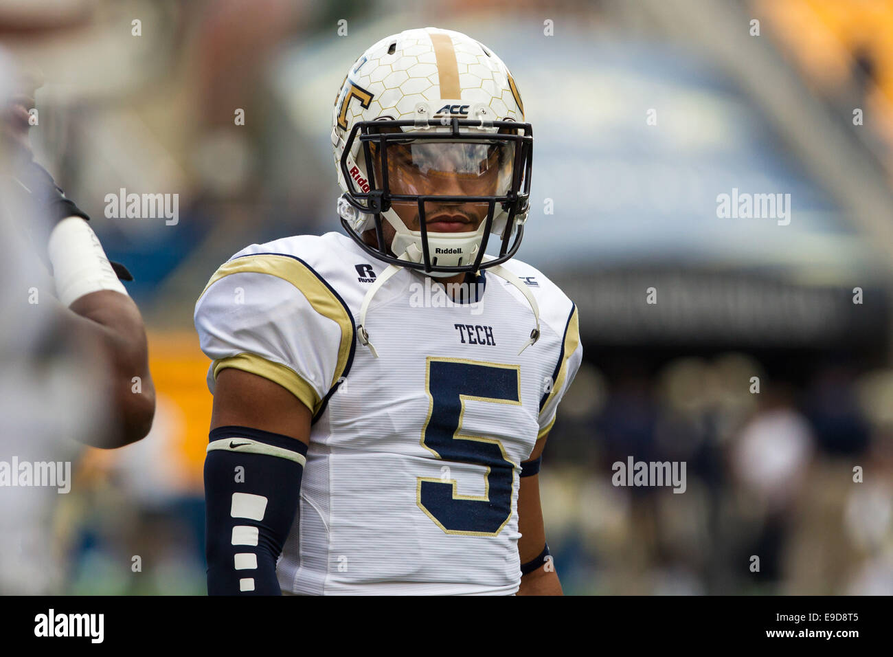 Pittsburgh, Pennsylvania, USA. 25th Oct, 2014. Georgia Tech QB JUSTIN ...