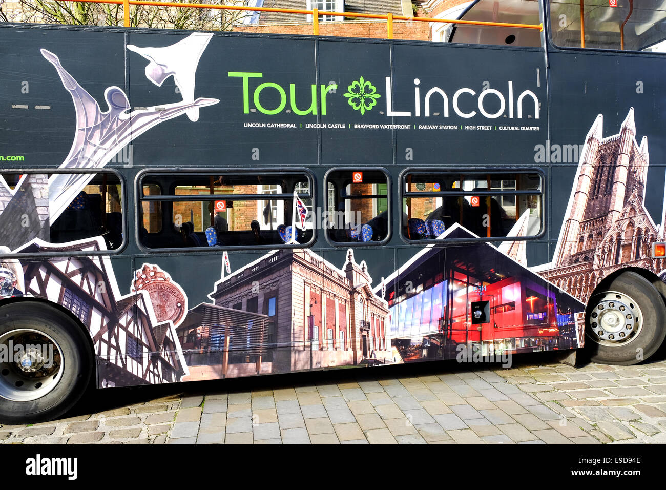 Lincoln City Tour Bus Stock Photo - Alamy