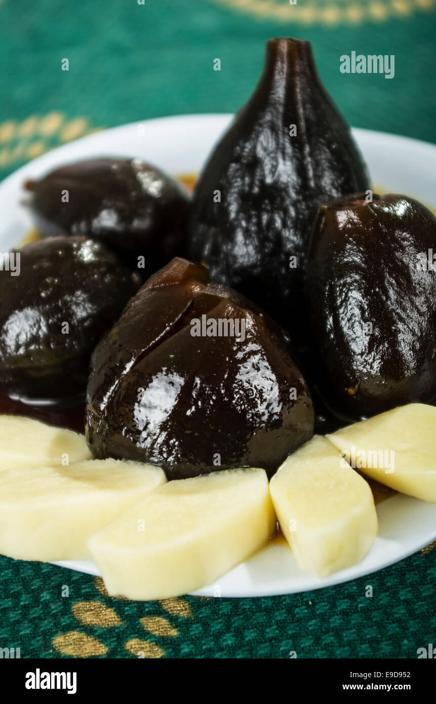 Figs with honey ecuadorian dessert higos con queso Stock Photo - Alamy