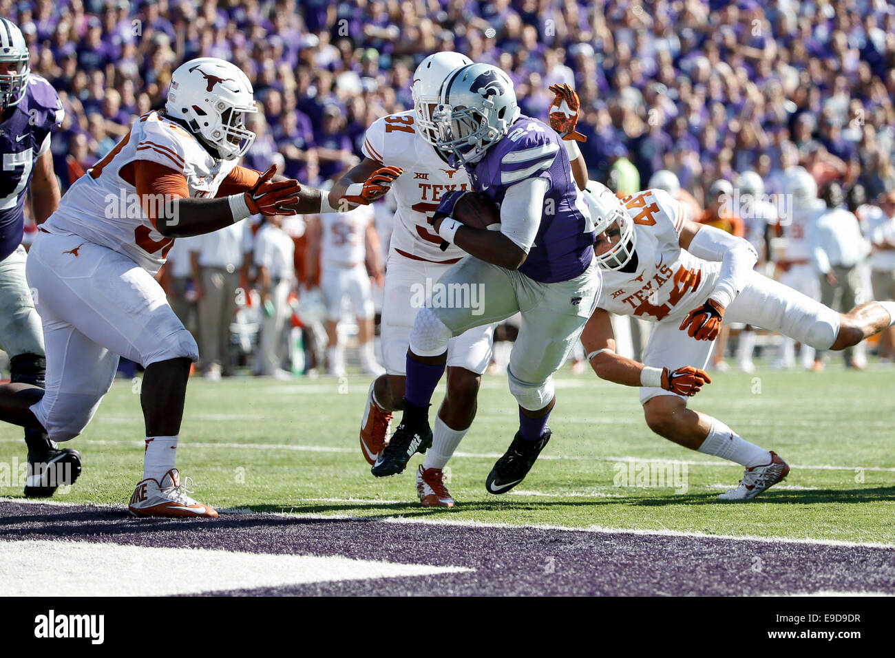 October 25, 2104: Kansas State Wildcats running back Charles Jones (24 ...